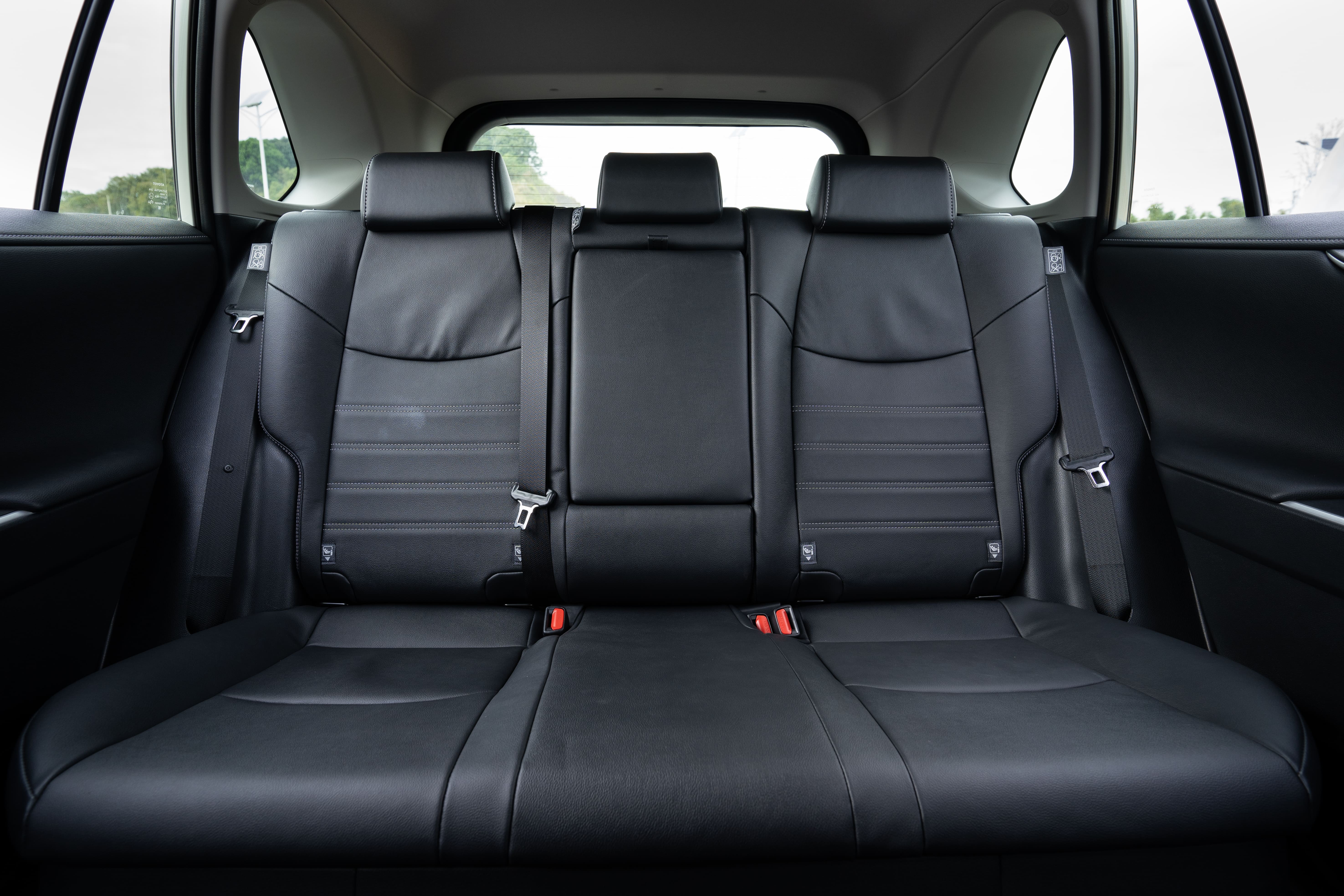 Toyota RAV4- Crossover | Toyota Philippines Official Website